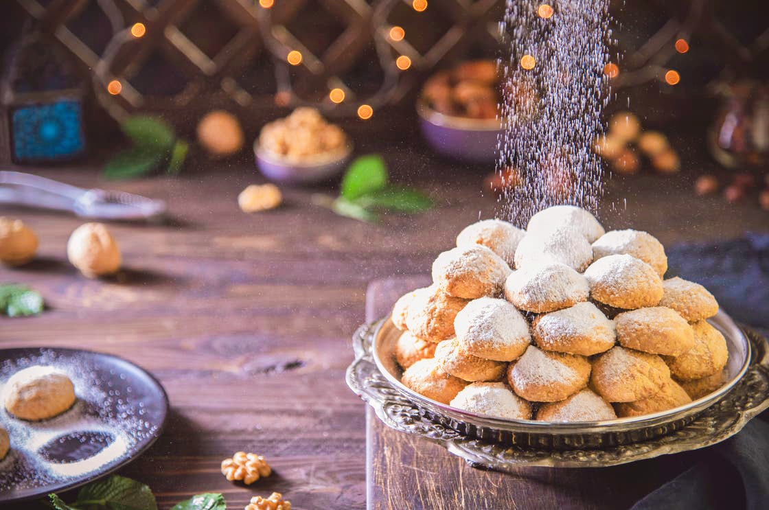 Eid al-Fitr and Sweets: How to Enjoy Cake Without Health Risks?
